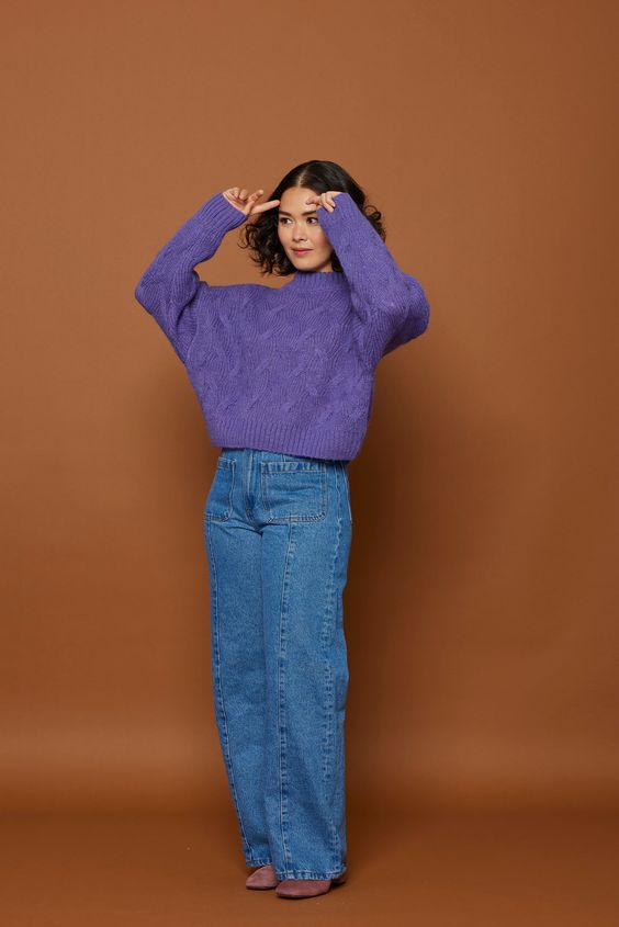 Outfits con suéter morado para mujer 2026 - Como combinarlo - Muy Trendy