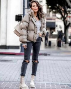 Outfits con botas color hueso 2025 - como combinarla - Muy Trendy