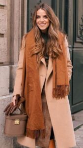 Como combinar ropa color camel - Outfits para mujer 2026 - Muy Trendy